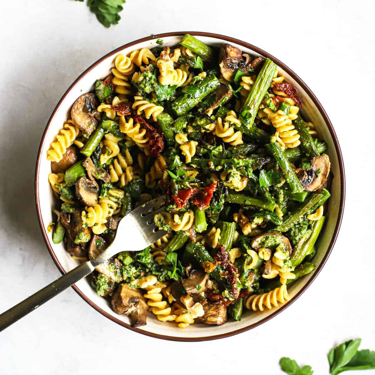 Pesto Pasta with Spring Roasted Veggies (Vegan!) – Roots and Radishes