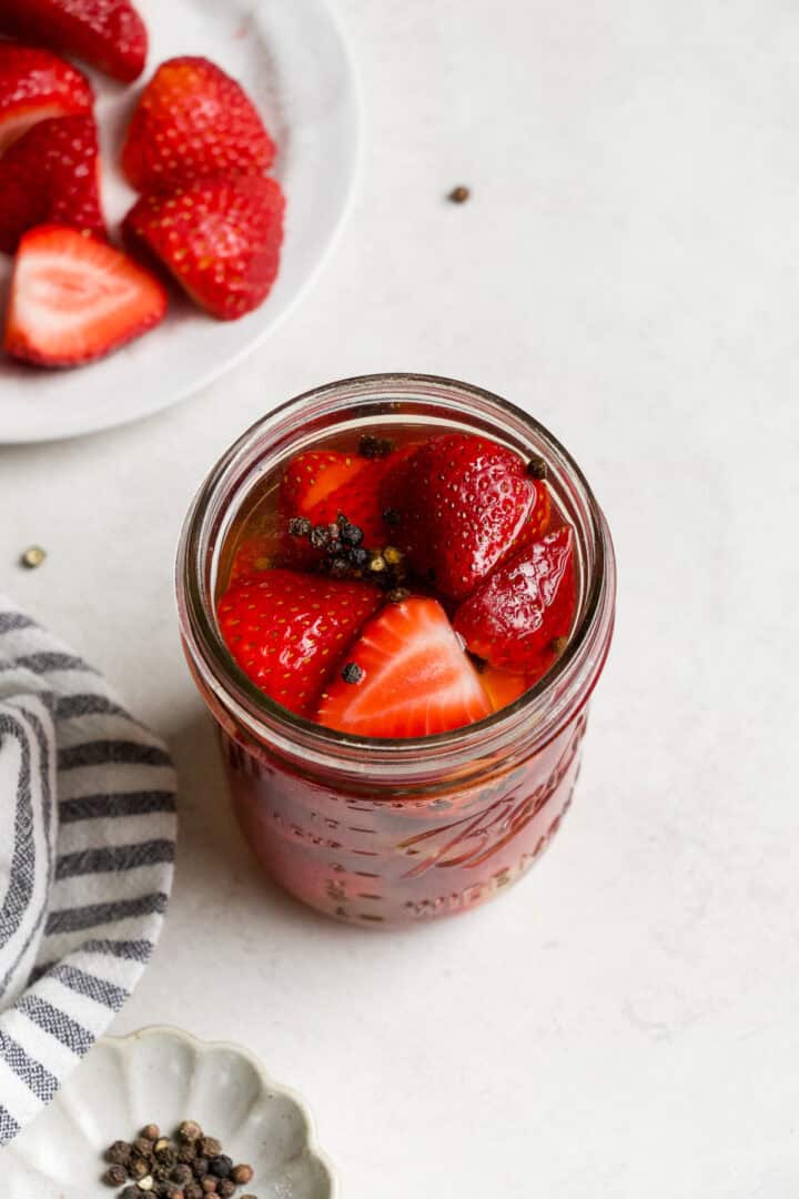 Quick Pickled Strawberries (Naturally Sweetened!) – Roots and Radishes