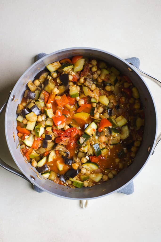 One Pot Easy Ratatouille with Chickpeas (Cozy Weeknight Dinner ...