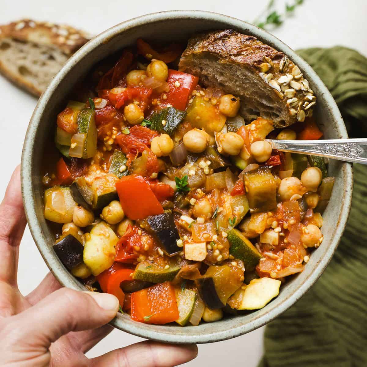 One Pot Easy Ratatouille with Chickpeas (Cozy Weeknight Dinner ...